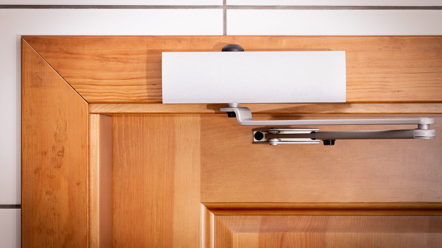 Repairing a Door that Won’t Stay Open - Today's Homeowner