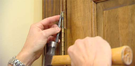 Repairing a Door that Won’t Stay Open - Today's Homeowner