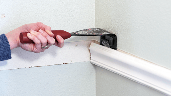 How to Remove Interior Wood Trim In 3 Steps