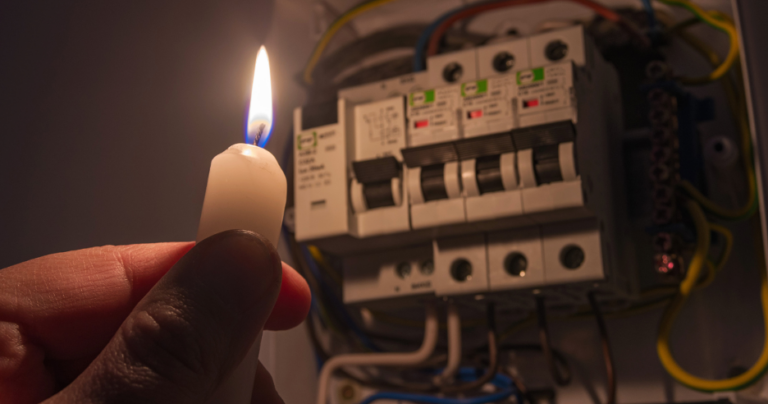 How to Tell If Your Fuse Is Blown (and How Do You Fix It?) (2025 ...
