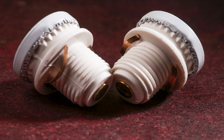 How to Tell If Your Fuse Is Blown (and How Do You Fix It?) (2025 ...