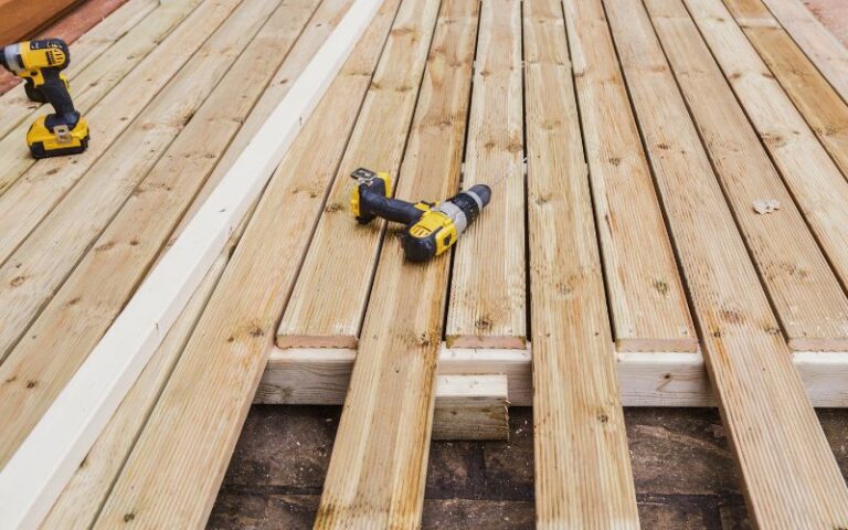 How To Choose the Best Trailer Wood Decking
