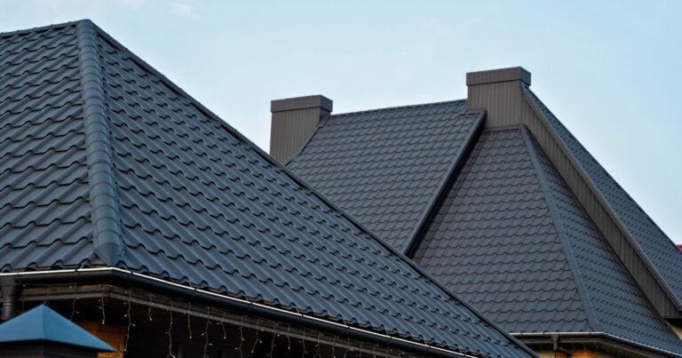 Black Metal Roofs: A Striking Choice for Modern Homes (2024) | Today's ...
