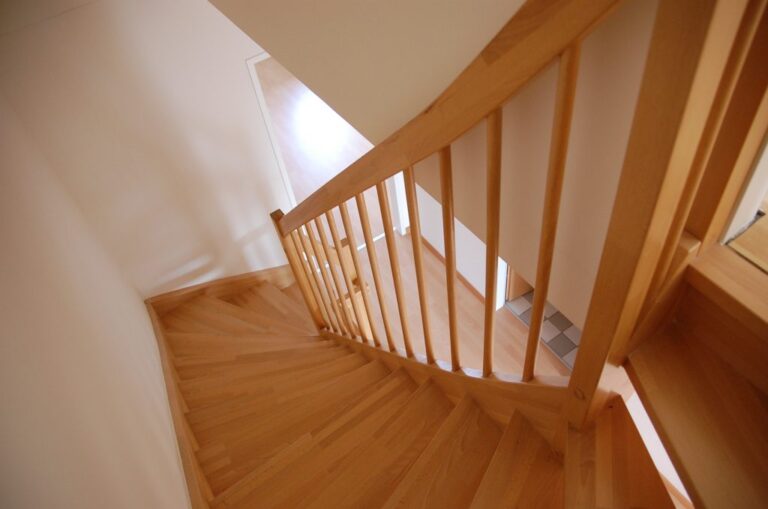 Rustic Farmhouse Stair Railing Ideas: Adding Charm to Your Home