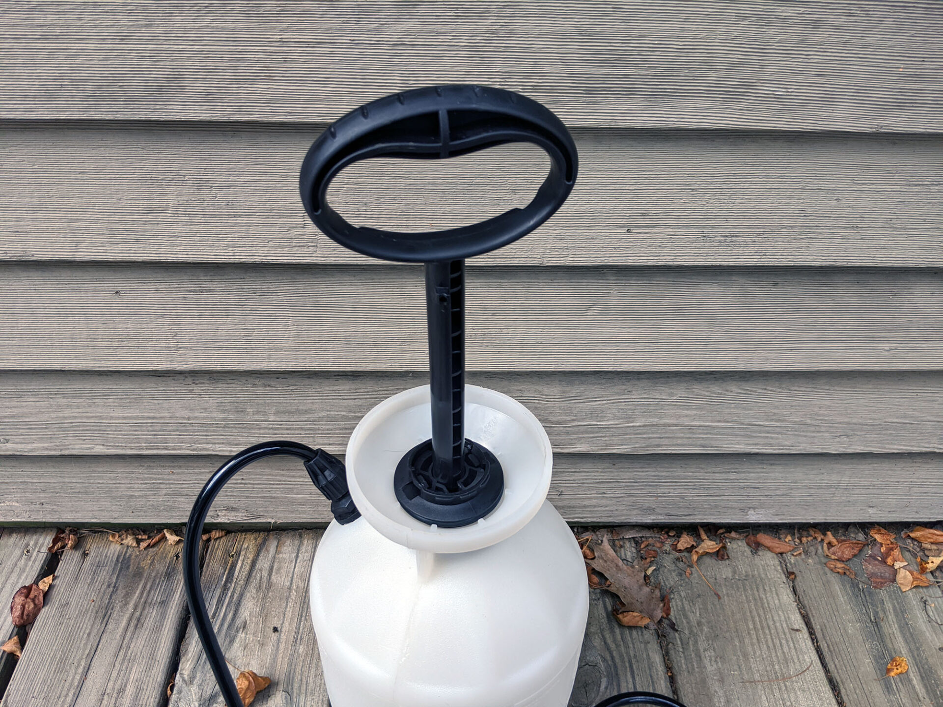 How To Use a Pesticide Sprayer (2024) | Today's Homeowner