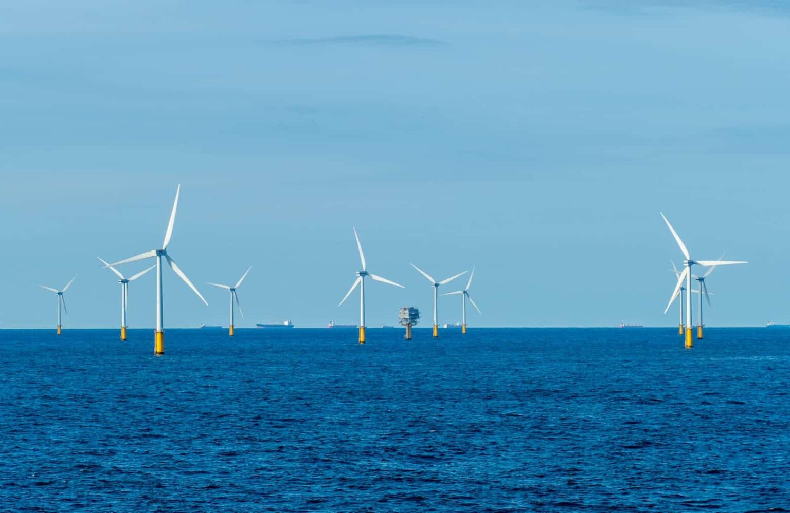 Onshore vs. Offshore Wind Power: Comparing Land and Sea-Based Wind ...