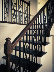 23 Rustic Farmhouse Stair Railing Ideas That You Need to Consider (2024 ...