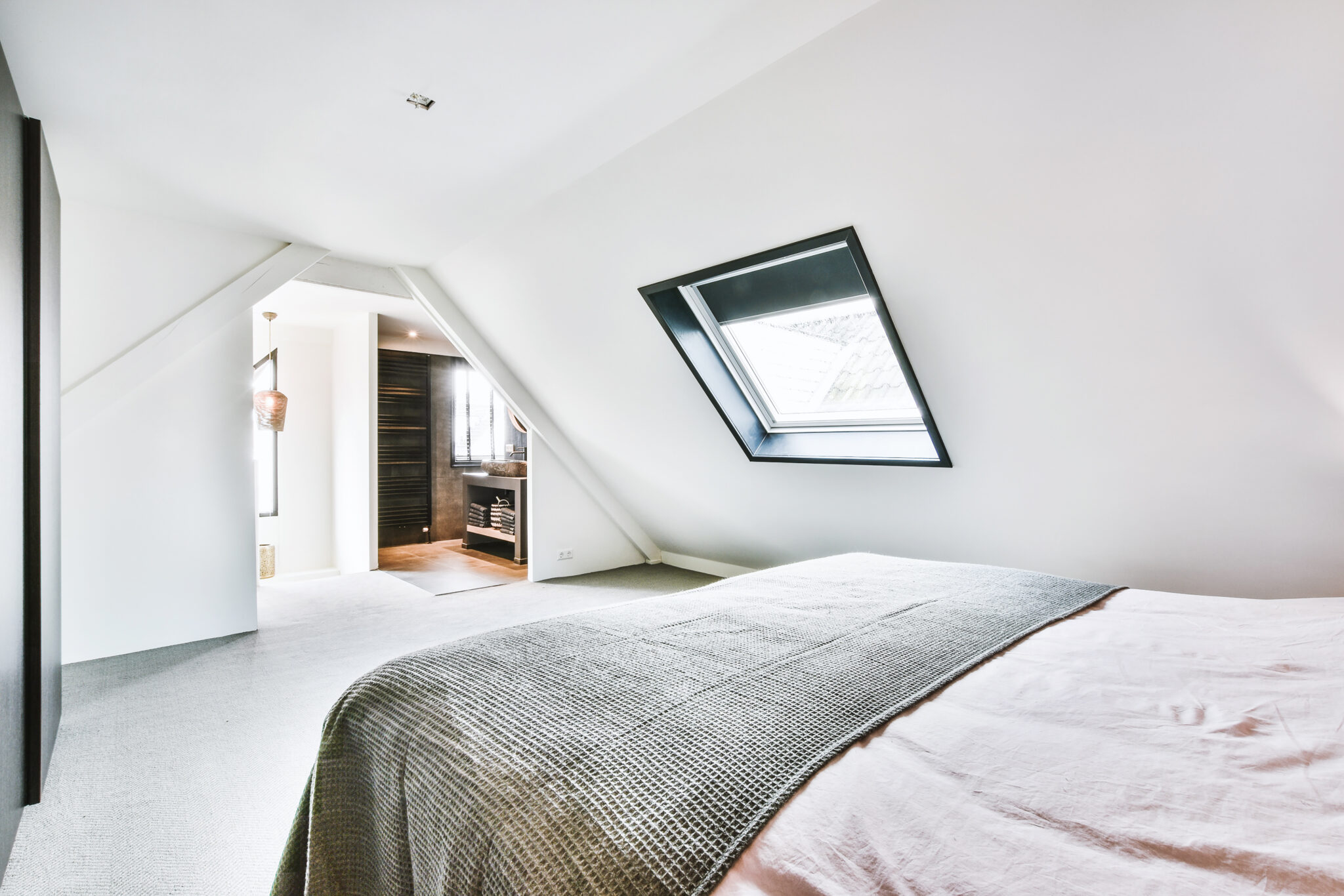 Converting Your Attic into Usable Living Space: Tips and Ideas (2024)