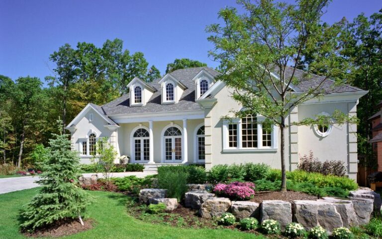 55 Modern White Farmhouse Exterior Designs For Every Taste (2025 ...