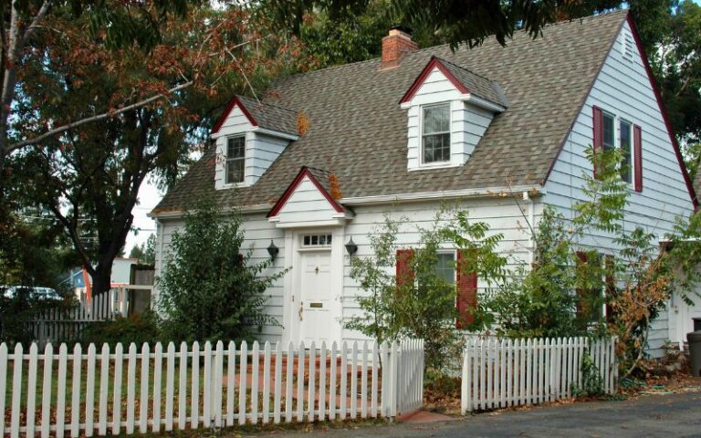 55 Modern White Farmhouse Exterior Designs For Every Taste (2024 ...